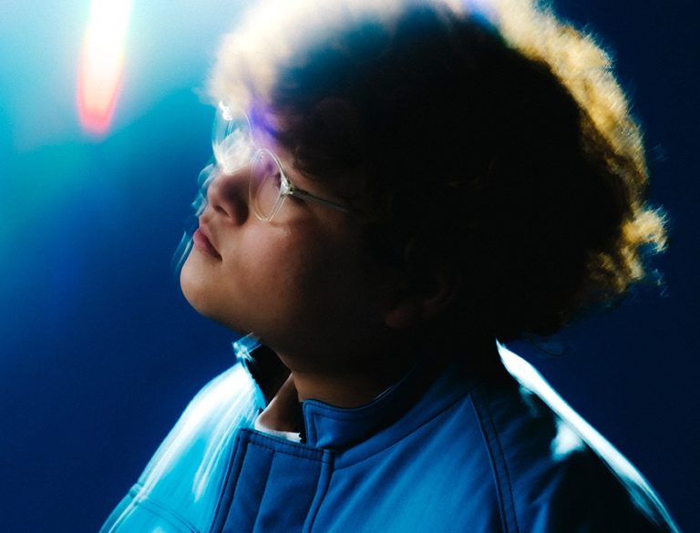 【顔画像】Vaundy(歌手)の大学はどこ？年齢や名前の由来、人気曲などプロフィール総まとめ！